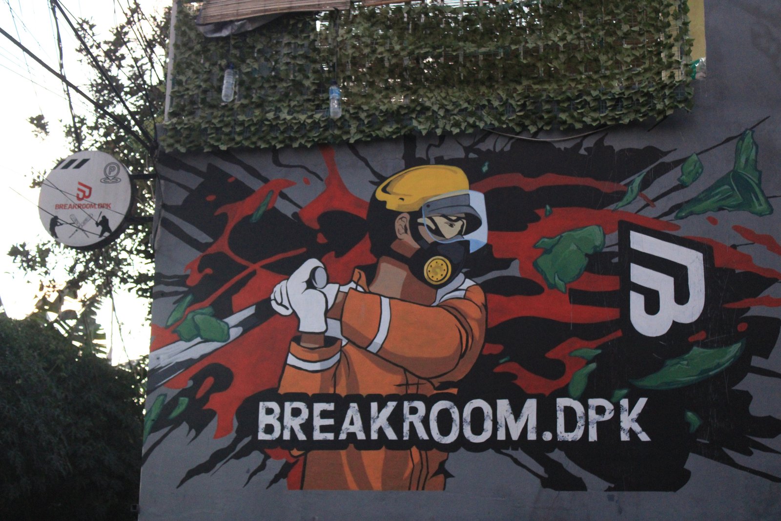 Breakroom Depok - Stress Release Room Indonesia | Kelapa Dua